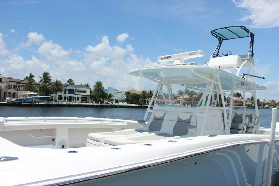 Floating Prime Invincible 33' 2021 Freeport, Texas