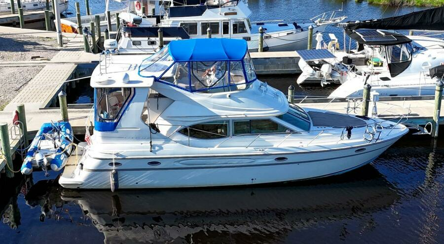 Used Maxum 42' 4200 SCR For Sale In Florida | Zuzubem | United Yacht Sales