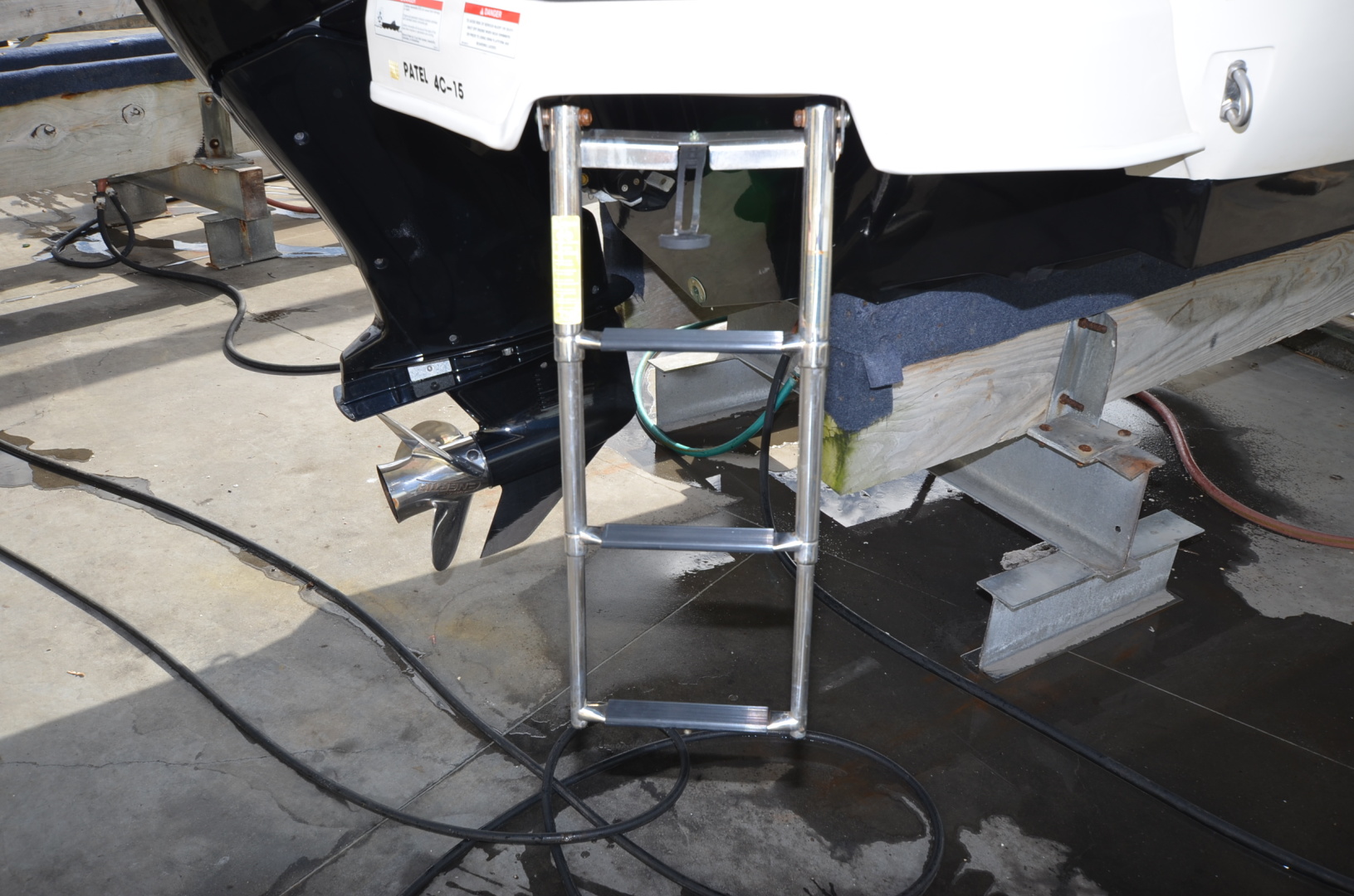 24' 2015 Sea Ray 240 Sundeck Outboard | Tampa Yacht Sales