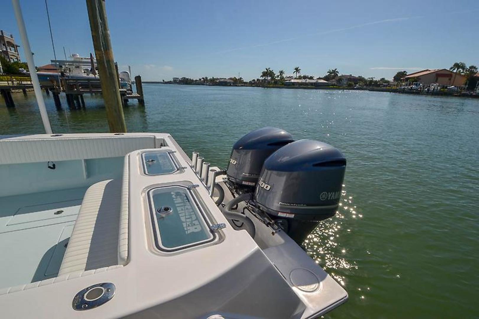 32' 2016 Contender 32 ST | Tampa Yacht Sales