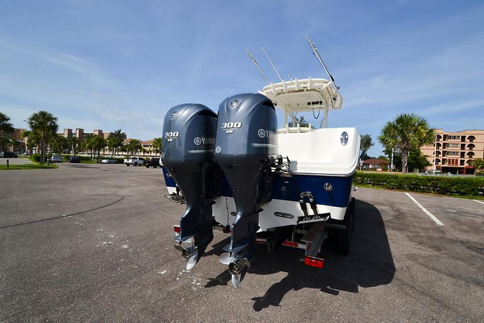 32' 2014 Sailfish 320 CC | Tampa Yacht Sales