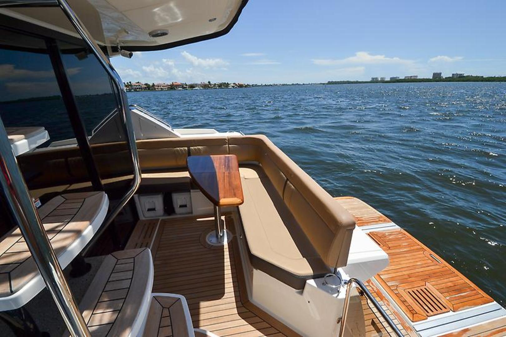 40' 2017 Sea Ray 400 Fly | Tampa Yacht Sales