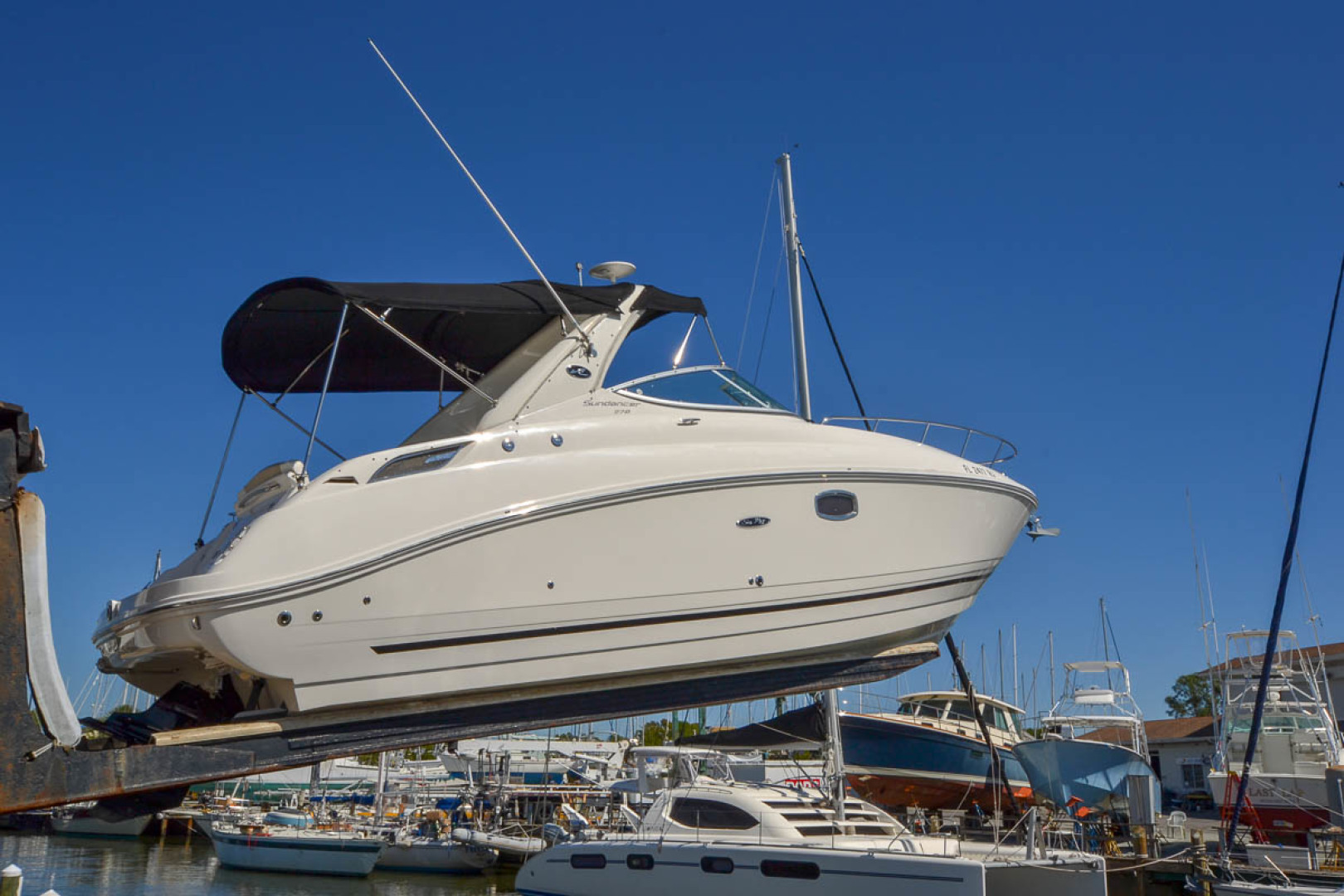 28' 2009 Sea Ray 270 Sundancer | Tampa Yacht Sales
