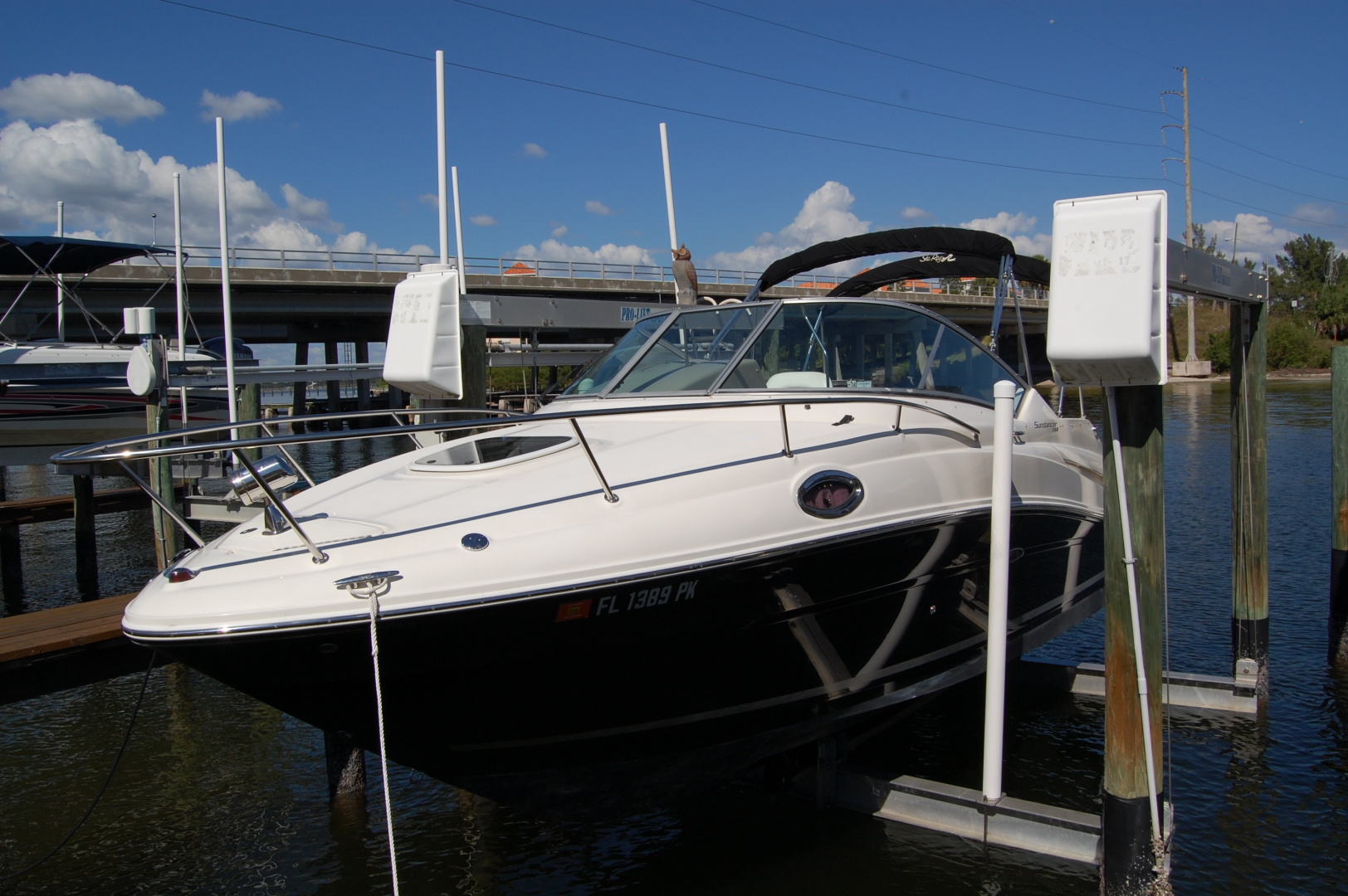 24' 2011 Sea Ray 240 DA | Tampa Yacht Sales