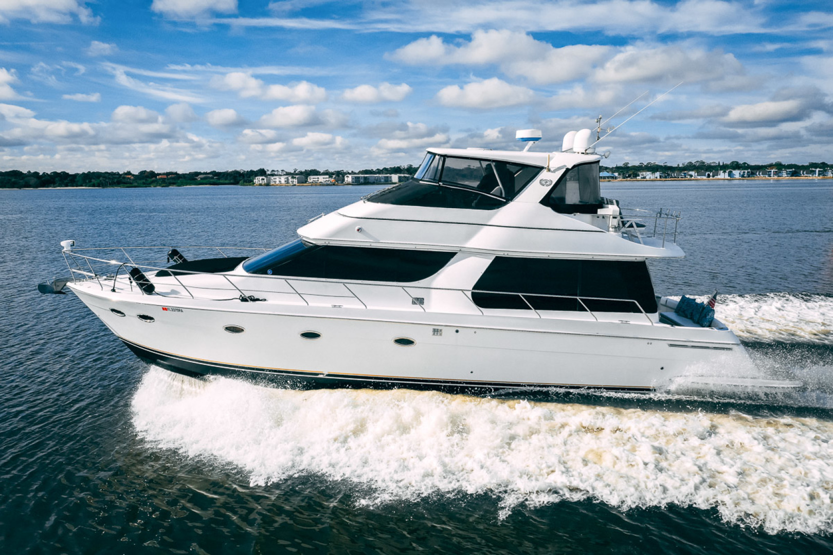 53' 2002 Carver 530 Voyager Skylounge | Tampa Yacht Sales
