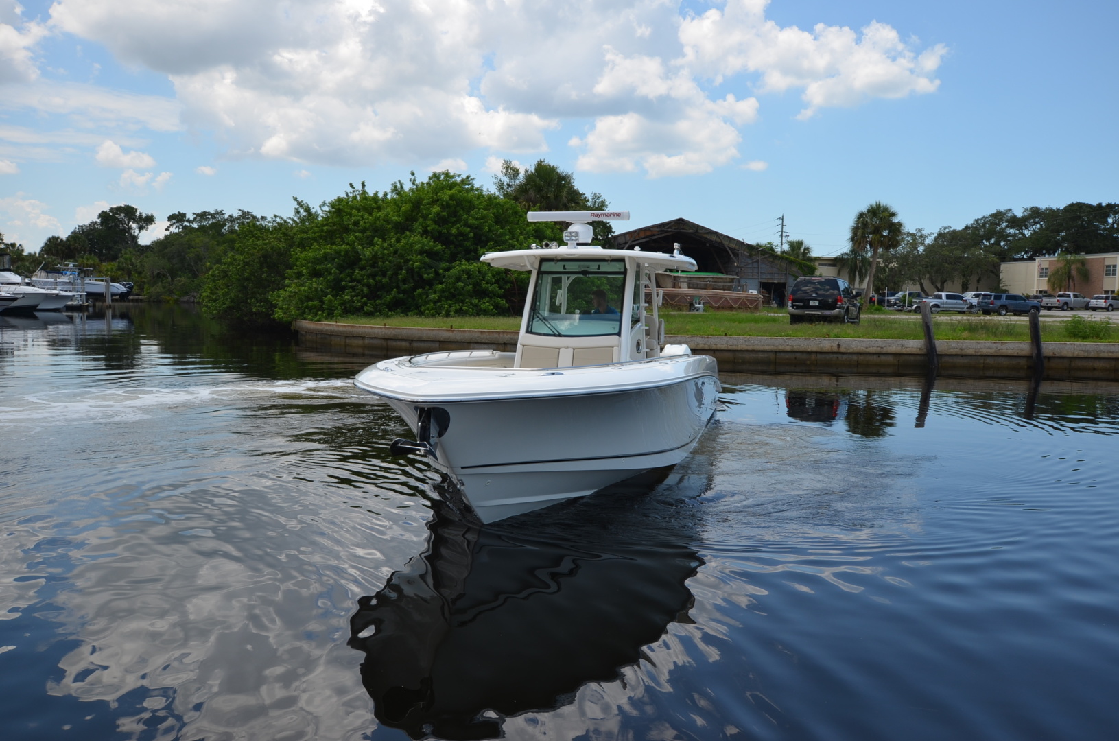35' 2017 Boston Whaler 350 Outrage | Tampa Yacht Sales