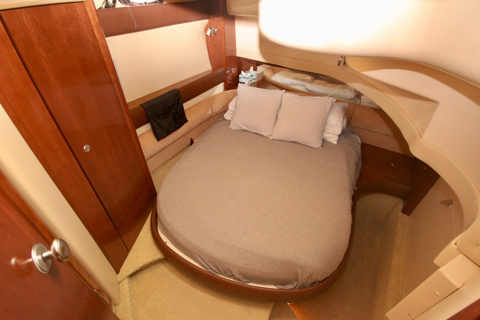 40' 2008 Meridian 391 Sedan Bridge | Tampa Yacht Sales