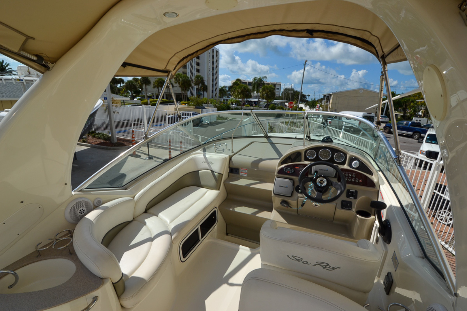28' 2005 Sea Ray 260 Sundancer | Tampa Yacht Sales