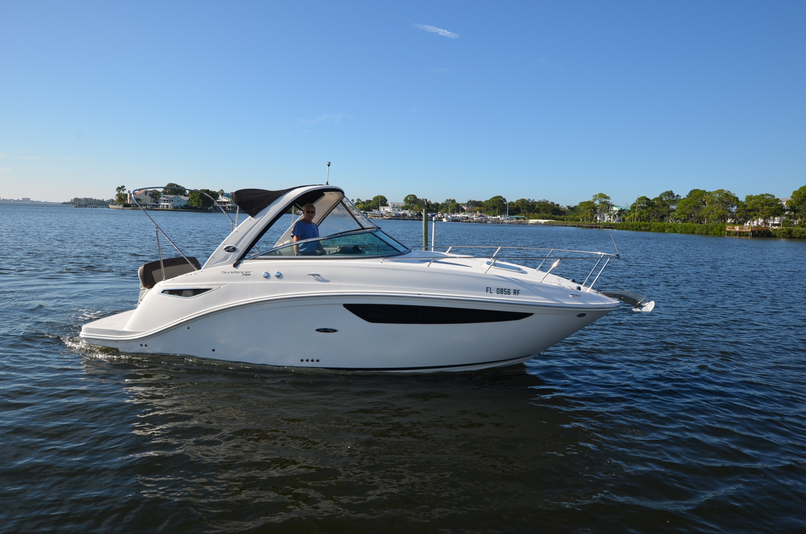 26' 2015 Sea Ray 260 Sundancer | Tampa Yacht Sales