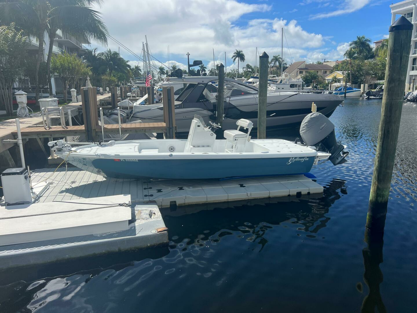 Yellowfin 26 Hybrid - Atlantic Yacht and Ship