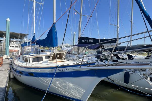 Sailboat Listings - Murray Yacht Sales